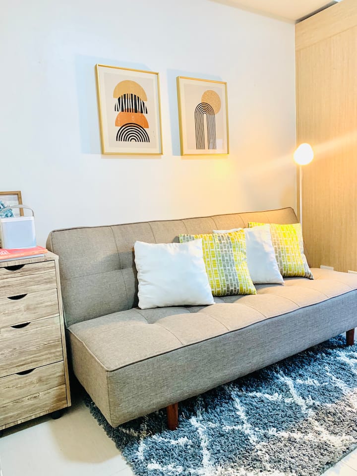 1br W/ Karaoke & Massager @ T4 Grass, Sm North - Quezon City