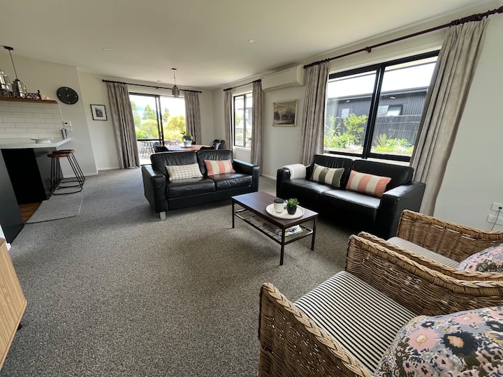 Unwind On Orbell - Te Anau