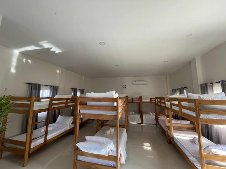 Raj Resort Barkada Villa W/ Near-downtown View - Alcoy