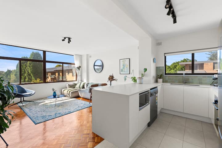Bright & Spacious North Bondi Escape Ac/parking - Sydney