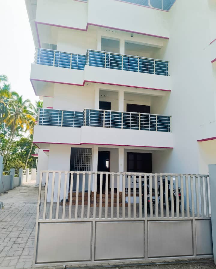 Spacious Ground Floor 3bhk Ac Apartment In Kovalam - Kovalam