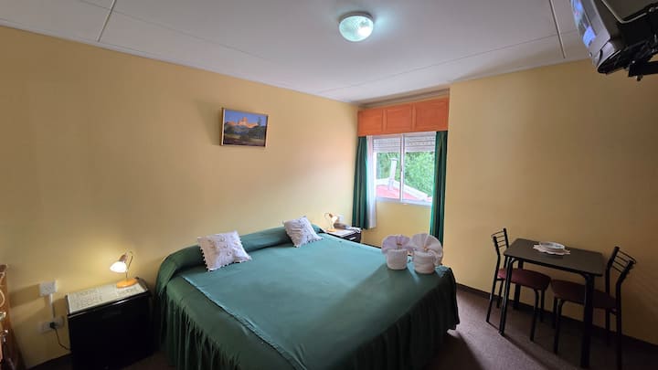 Matrimonial, Céntrico, Desayuno Incluido - El Calafate