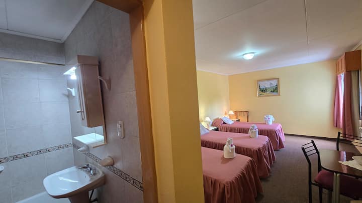 Triple, Céntrico, Desayuno Incluido - El Calafate