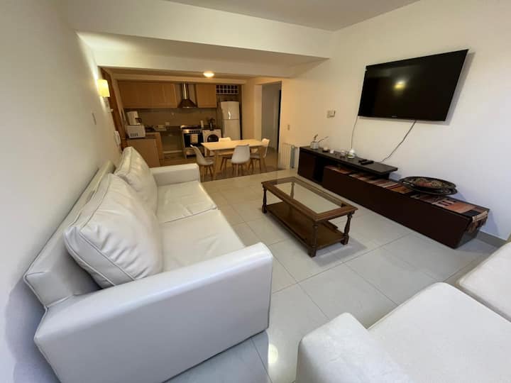 Depto. Luminoso Y Amplio, Con Estacionamiento - San Martin de los Andes