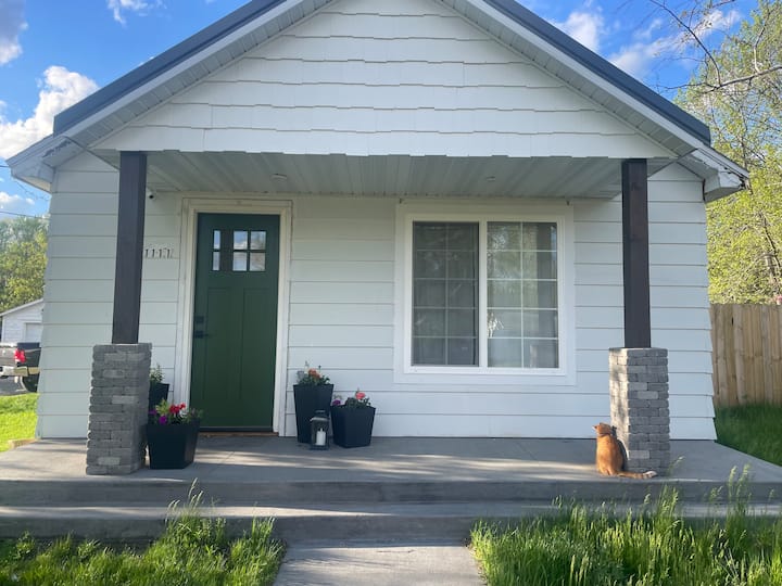 The White House - Bemidji, MN