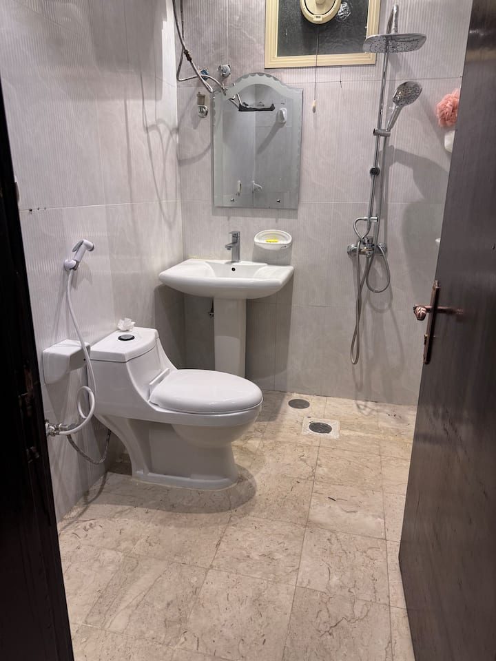  Quiet Apartment Near Gate Mall - Kuwait