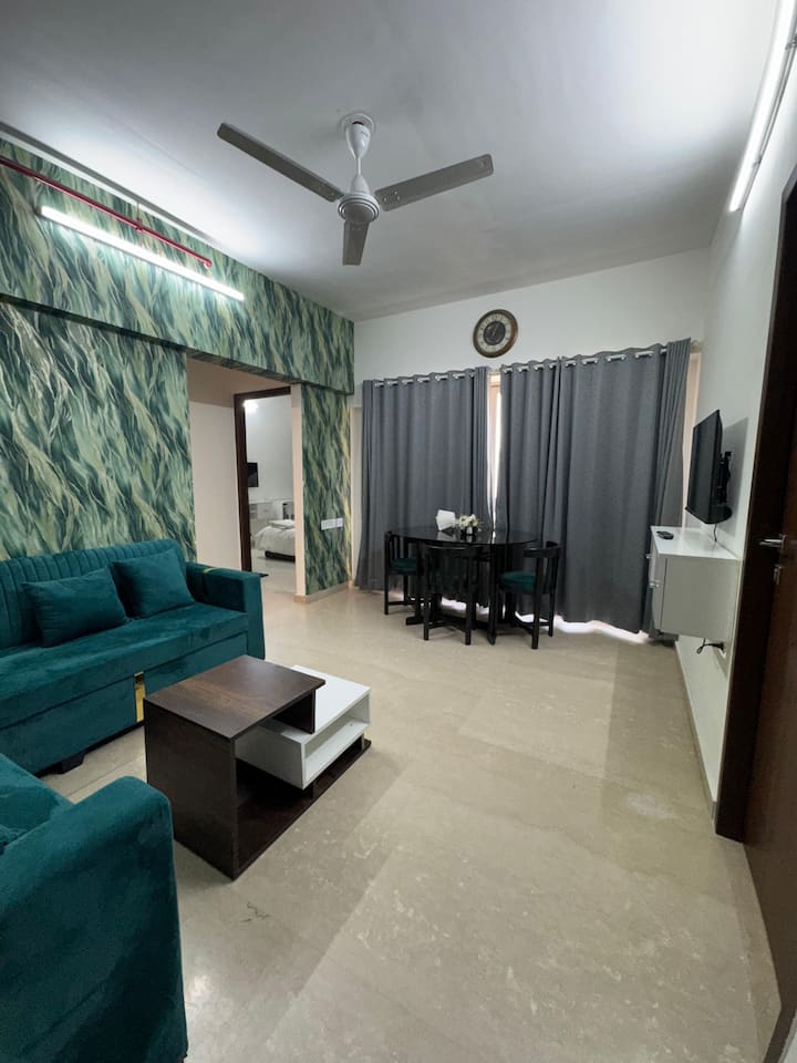 2bhk+ Living Room, Near Nesco, Malad East/west - 뭄바이