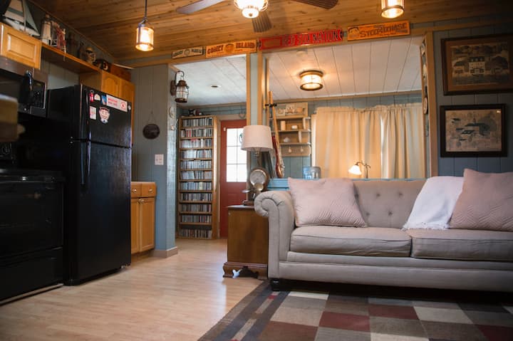 Cozy Beach Bungalow - Belmar, NJ