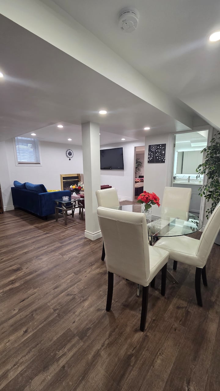 Modern Private Suite | Full Kitchen - Mississauga