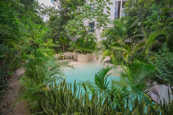 Luxurious Ground-floor Apt W/ Plunge Pool - Paradise Beach