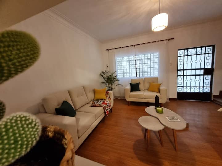 Spacious Double-story Home In Vibrant Pueblo Libre - Lima