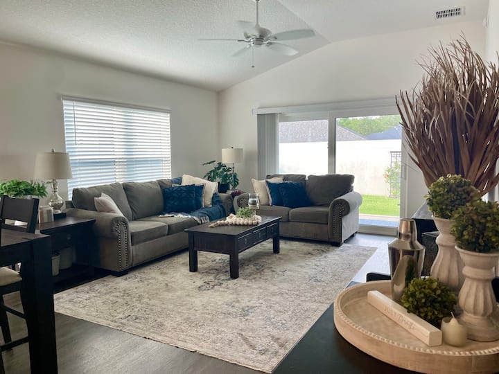 New Listing! Golf Cart Living! - Leesburg, FL