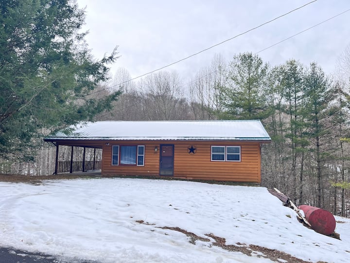 Cozy Carolina Cabin - Valle Crucis, NC