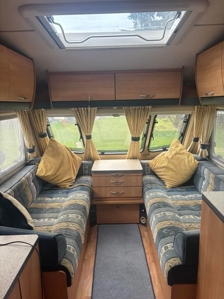 Beautiful Caravan In Ericeira - 埃里塞拉