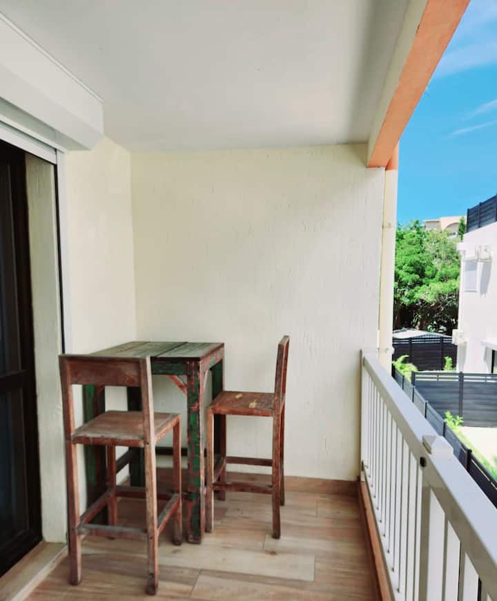 Cosy F2 Seul Ou En Couple - New Caledonia