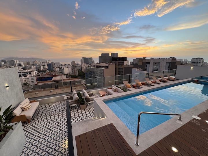 Modern Miraflores Condo | Pool & Ocean Views - Lima