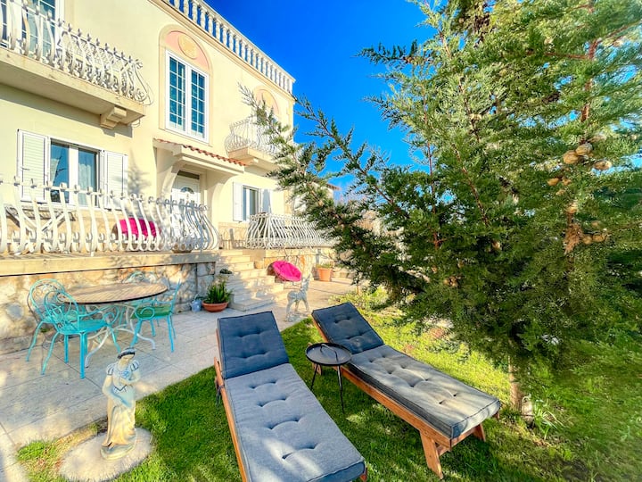 Apartment On The Sea - Pirovac