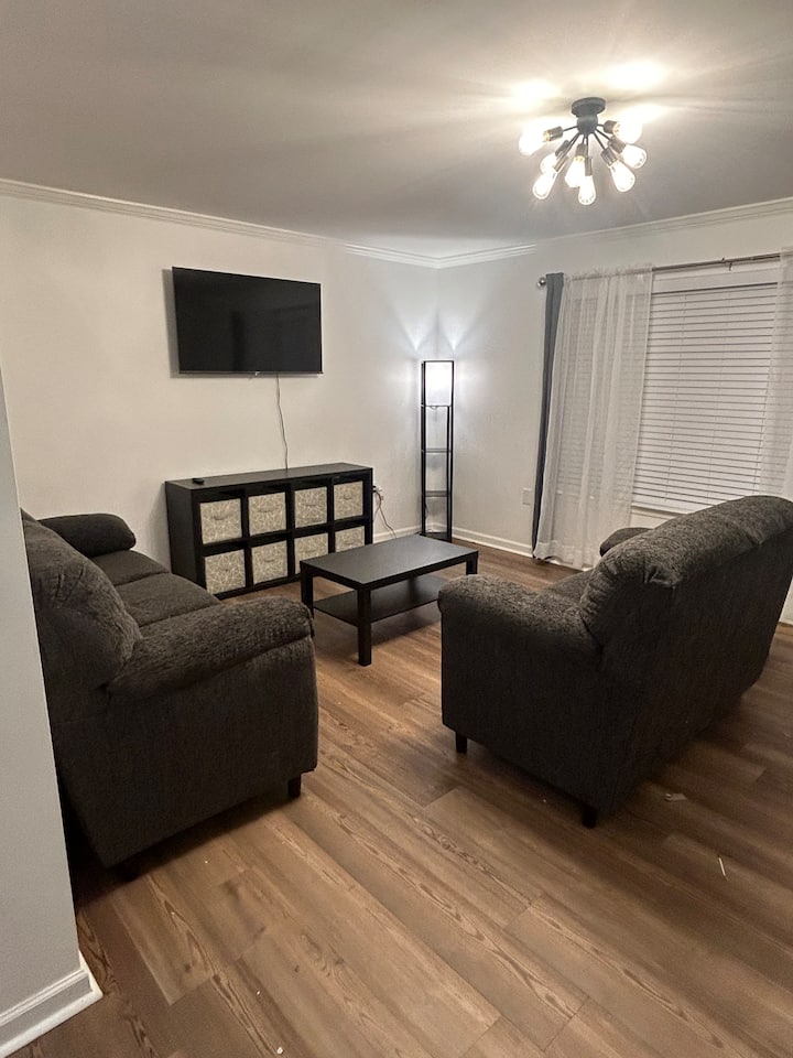 Modern And Comfortable Retreat (Unit A) - Charlotte, NC