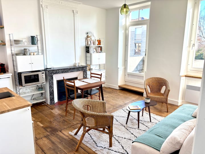 Charmant 2 Pièces Avec Terrasse, Hyper Centre ! - Angoulême