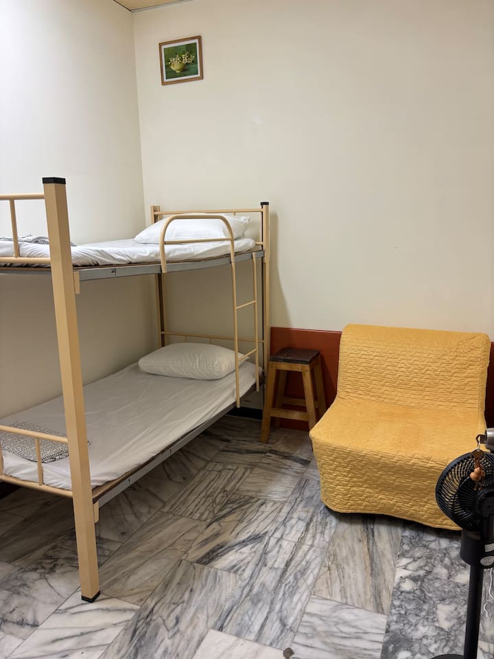 南投名間小屋1樓 - 員林市