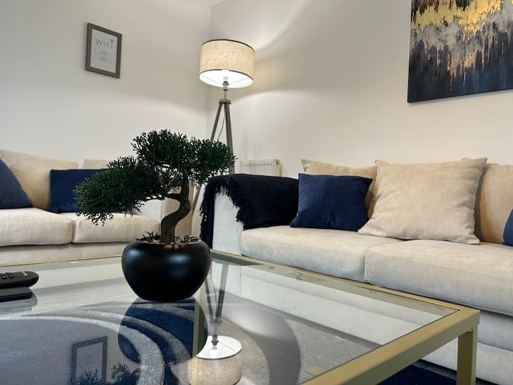 Bostock House, With Parking And Garage - Chichester