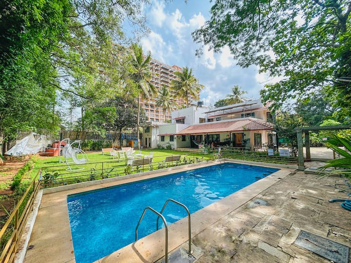 Casa Blu Spacez Pool Villa - Bangalore