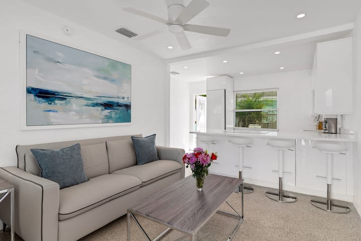 Remodeled Condo/perfect Location - Siesta Key, FL