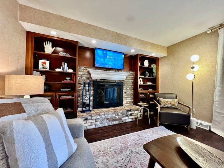 All The Vibes Poolside In Trenton! - Fantasy Farm, Middletown