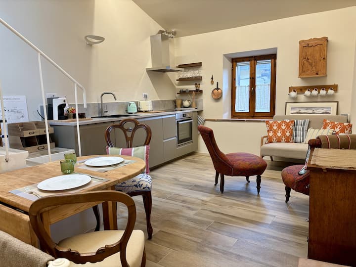 Tuscan Village Apartment, Montefollonico, Pienza - Pienza