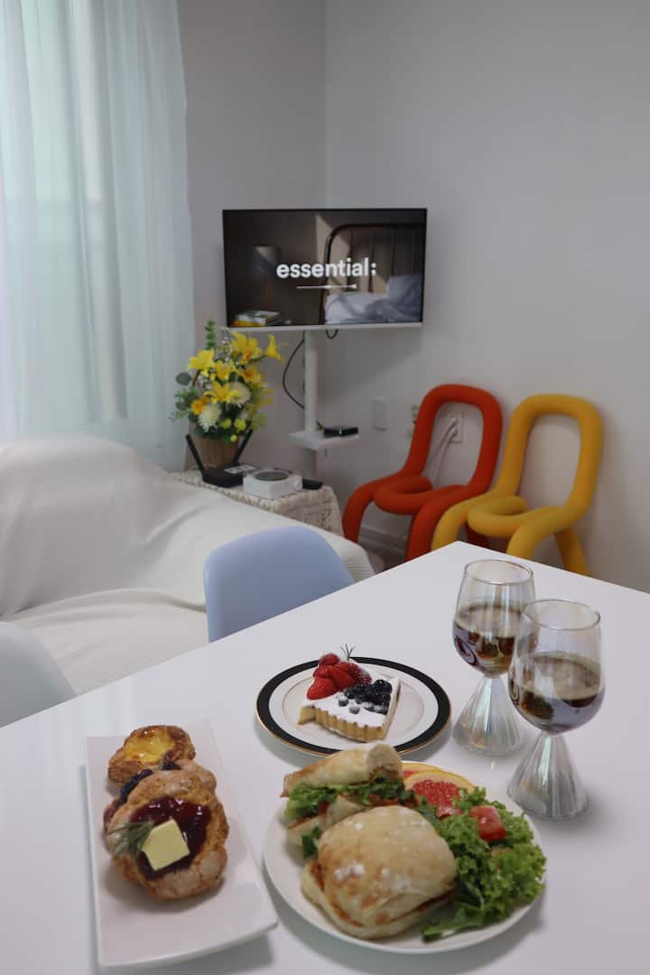 [루나스테이]#화이트톤#호텔침구#편한주차#파티#Sk하이닉스#터미널5분#충대5분#충대병원 - 내덕2동