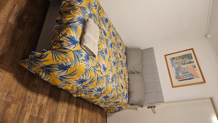 1 Bed Studio -With Free Parking - The Royal Town of Sutton Coldfield