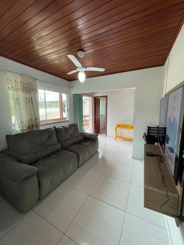 Ampla Casa Com 3 Quartos - Bombinhas