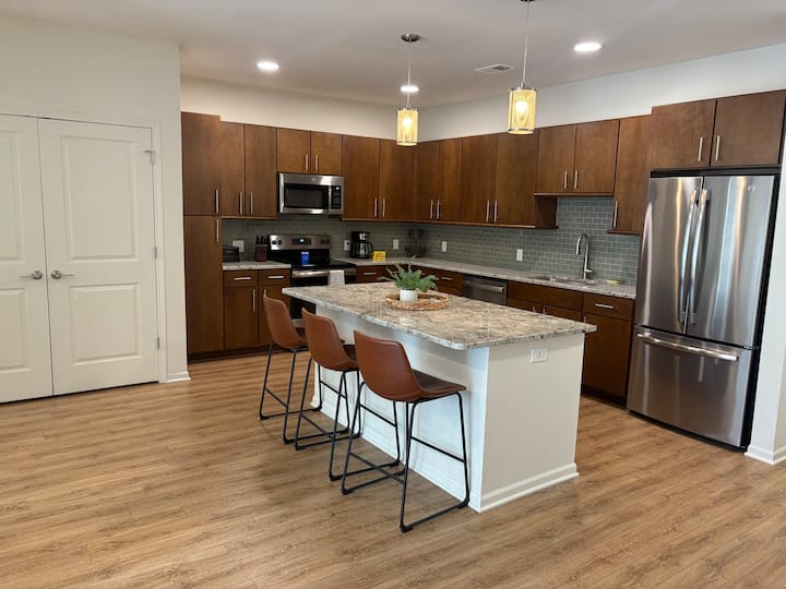 One Bedroom Luxury Apt W/office - Kansas City