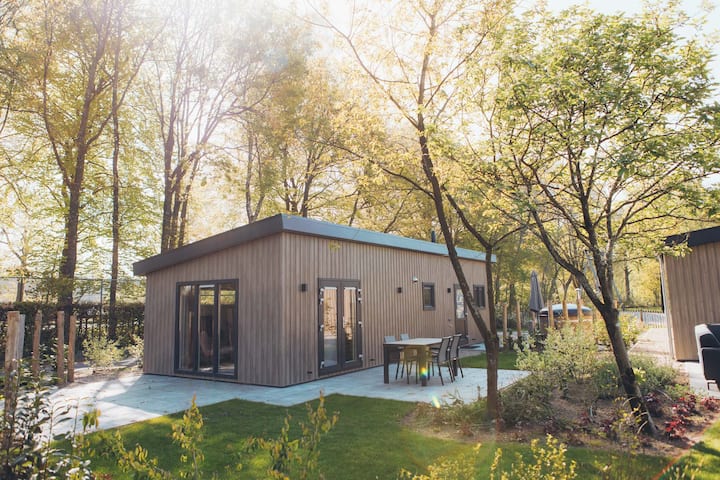 Loevestein With Hot Tub | 4 Persons - Eerbeek