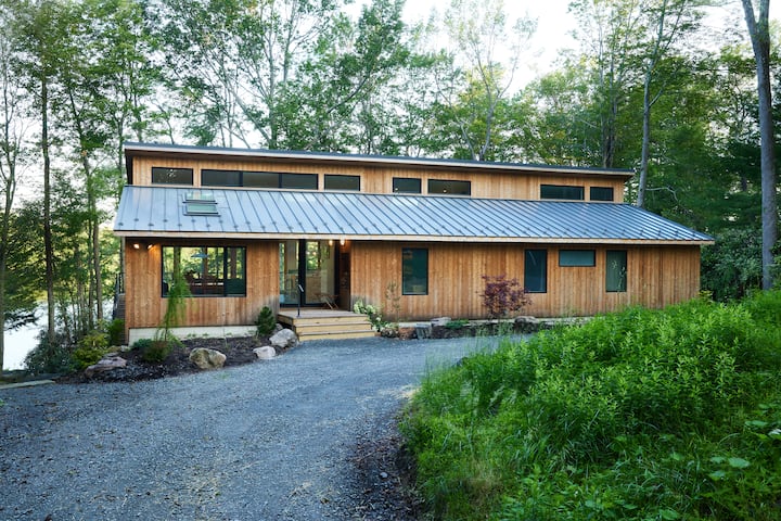 The Overlook - A Brand New Modern Lake Front Home - Pocono Pines, PA