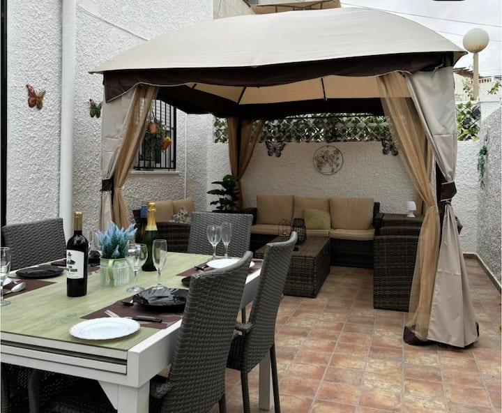 Torrevieja 6 Bedroom House - Torrevieja