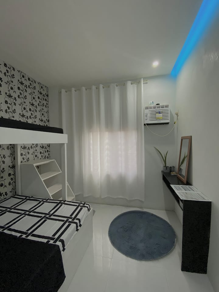 Chabien | 3pax | Buddies Room - Moalboal