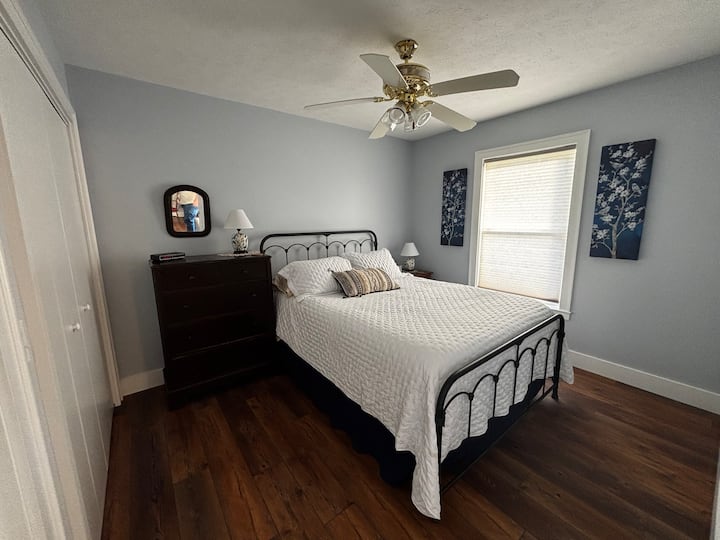 Blue Bird Lane Apartment - James Madison University, Harrisonburg