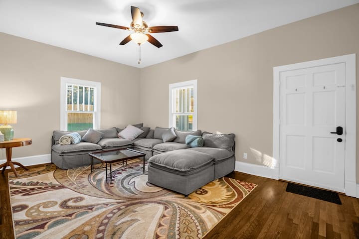 Cozy 3br/2ba | Walk To Downtown | 15 Min To Elon - Burlington, NC