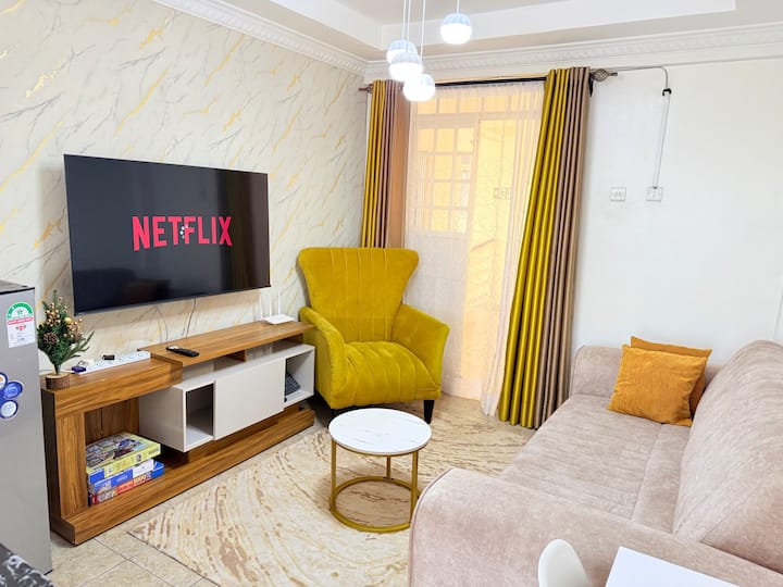 Solaminus: Elegant 1br, Scenic Balcony. - Kisumu