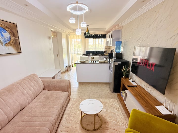 Solaminus | Central 1br, Balcony, Ac & Wifi - Kisumu