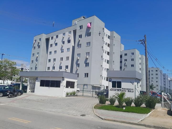 Apartamento Em Condomínio, 5 Minutos Da Praia - Pôrto Belo