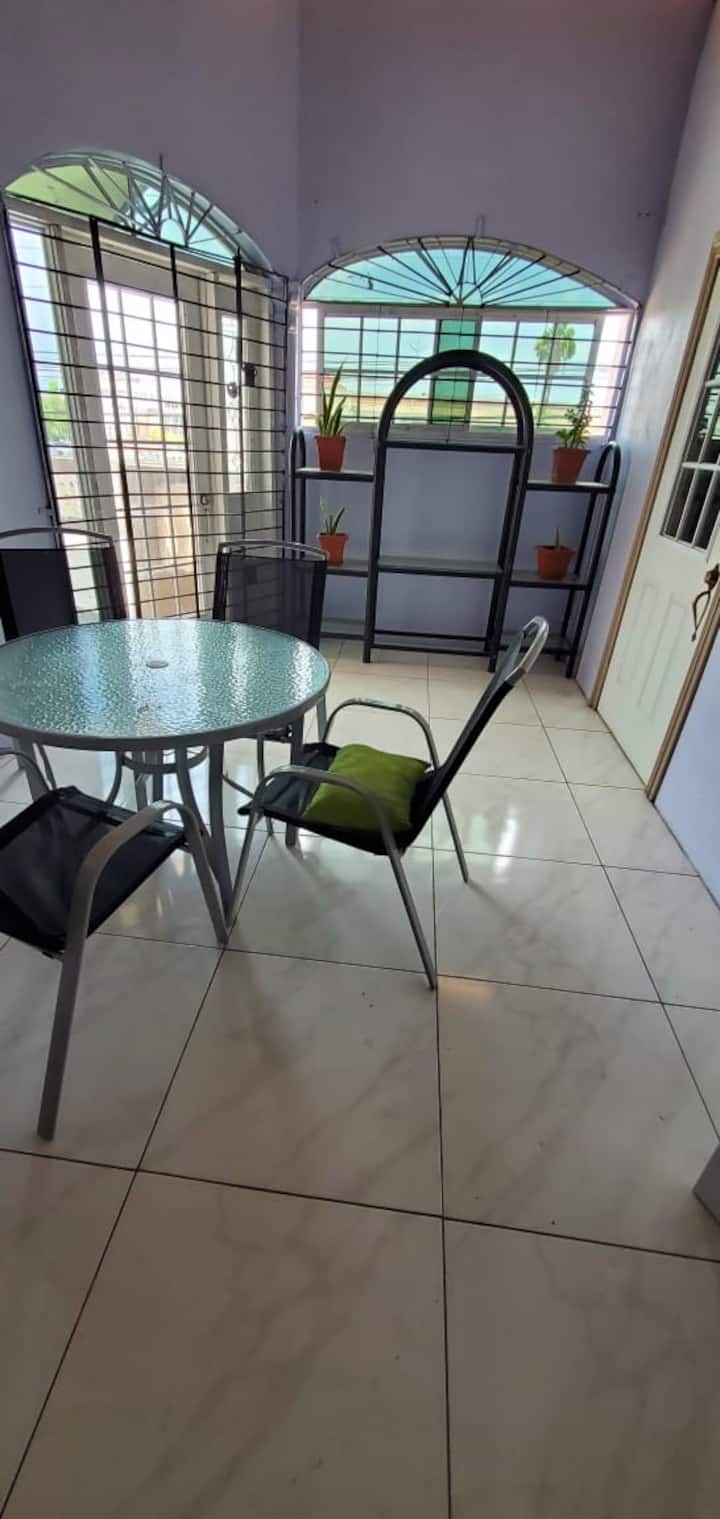 Bobby Vacation 4 Bed - Kingston