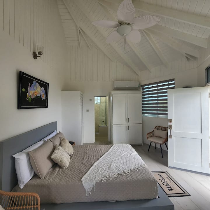 Mark's Penthouse By Tigress - Negril