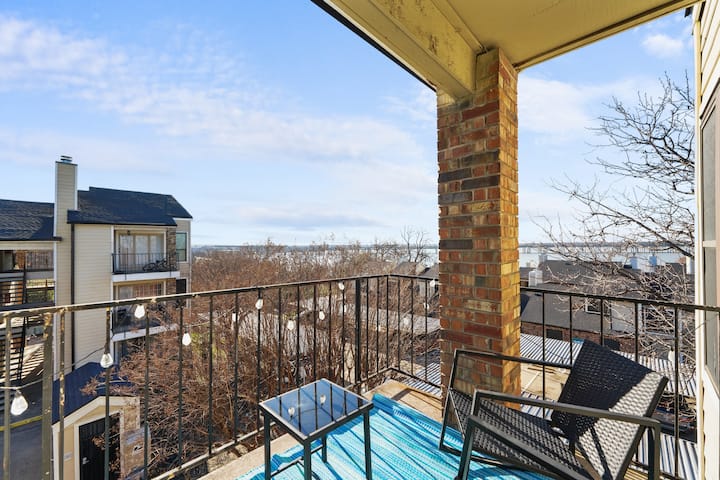 Lake Ray Hubbard Condo - Garland, TX
