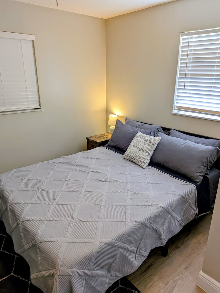 Cozy Guest Suite-near Beach And Downtown Dunedin - Clearwater, FL