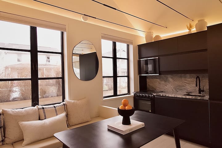 Tiny House | King Bed | Backyard | Private - Scranton, PA