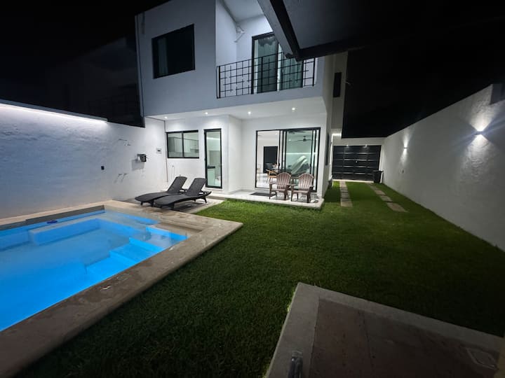 Casa Familiar De Descanso Alberca Climatizada - Temixco