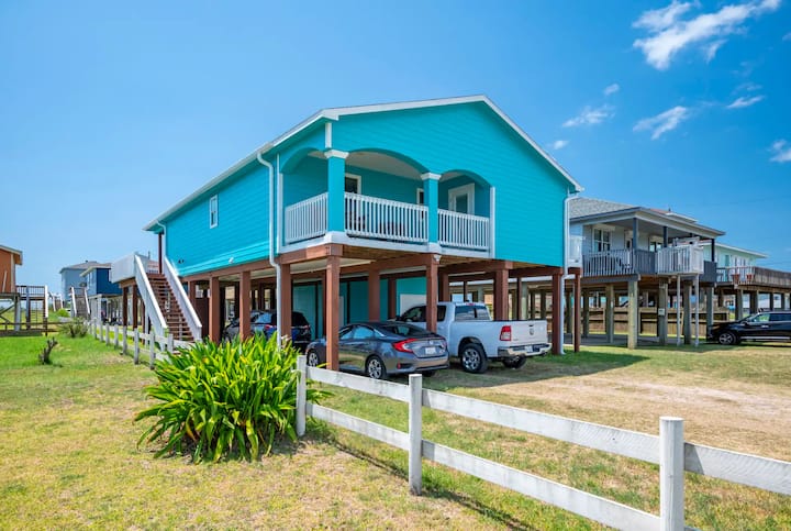 Cozy Beach House - Surfside Beach, TX