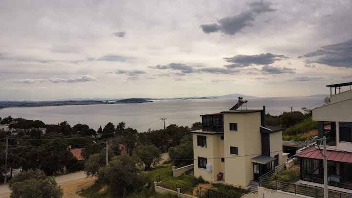 Deniz Manzaralı Müstakil Otoparklı Villa - Edremit